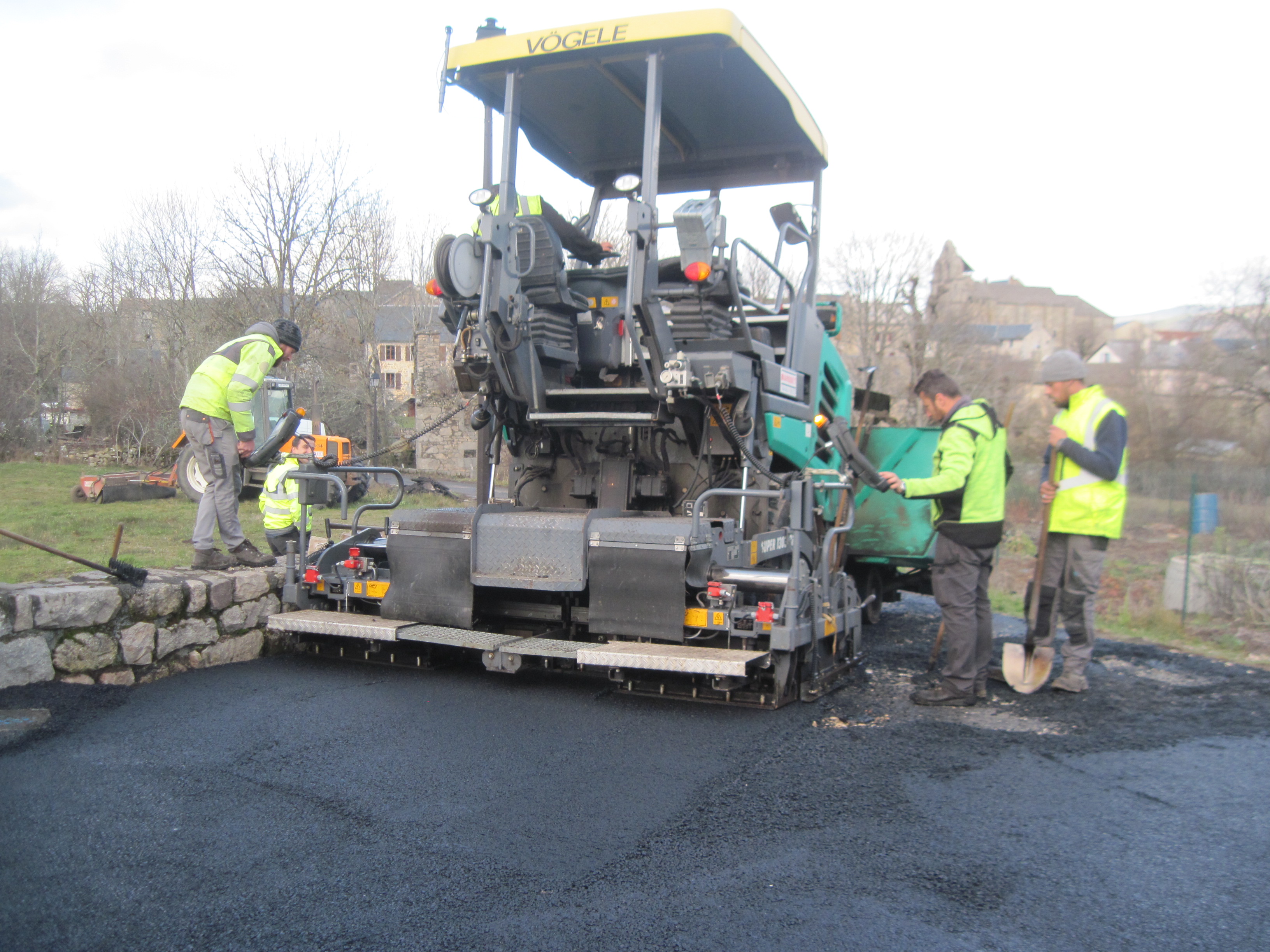TRAVAUX DE MISE EN PLACE D’ENROBE - COMMUNE DE PRUNIERES